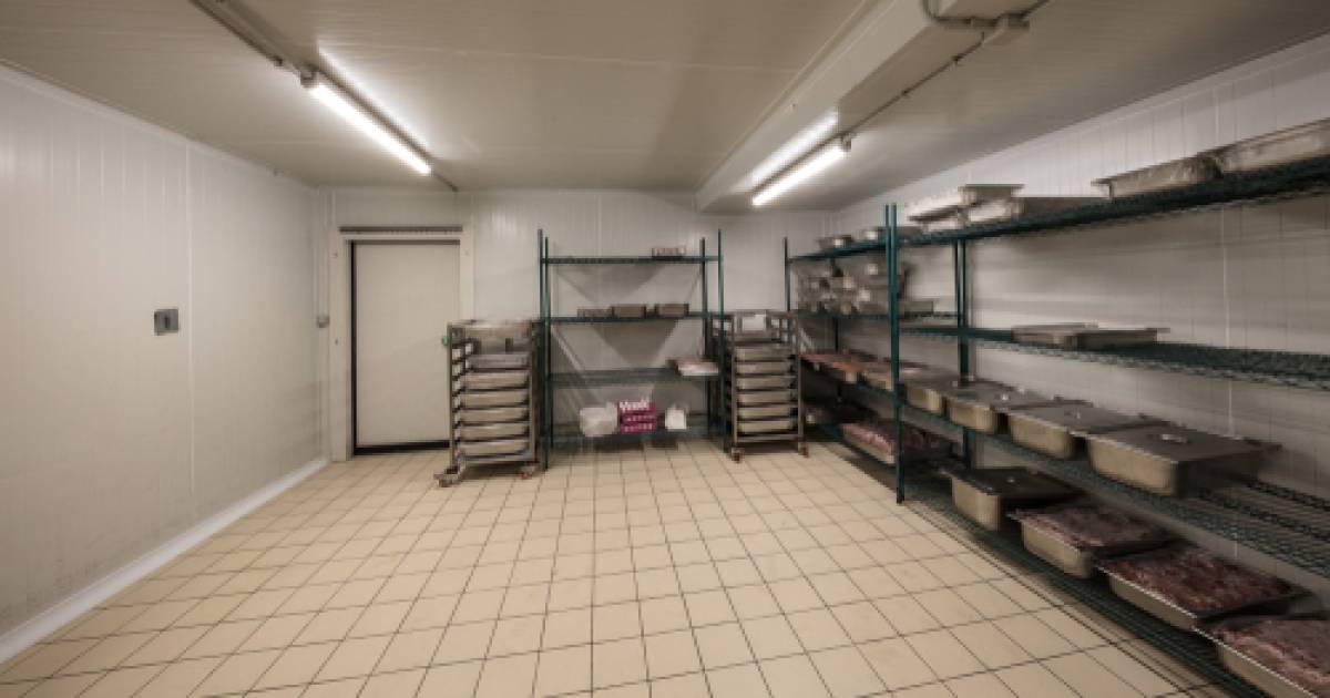 Onbekende man verblijft nacht in koelcel van horecazaak | Binnenland ...