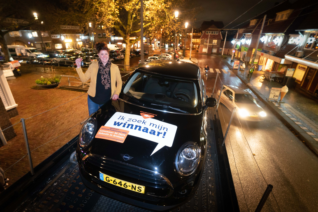 Mini met ‘Ik zoek mijn winnaar’ gearriveerd in Arnhem en de komende ...