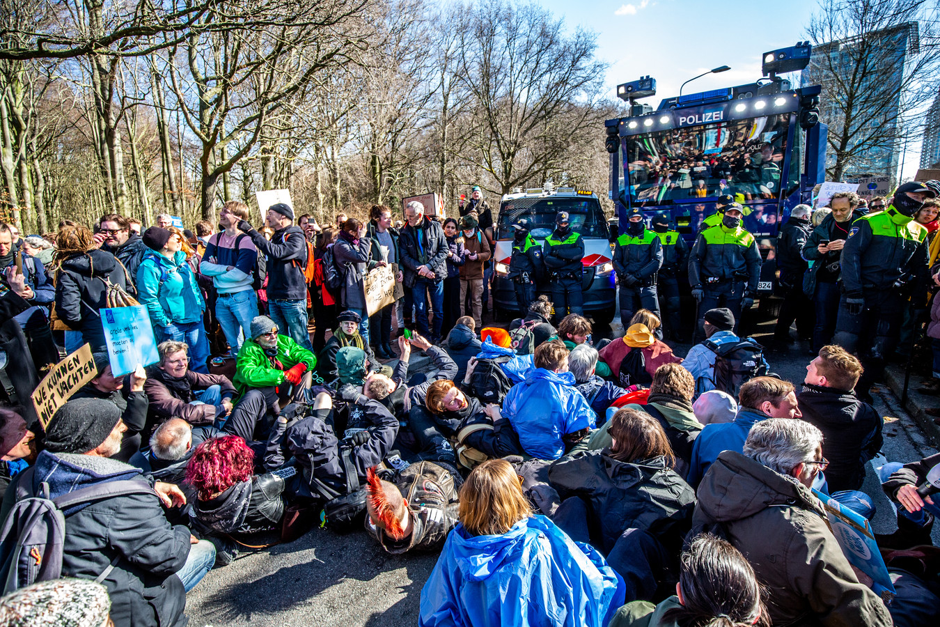 Op pad met demonstranten uit Oost-Nederland naar Den Haag: ‘Mijn ...