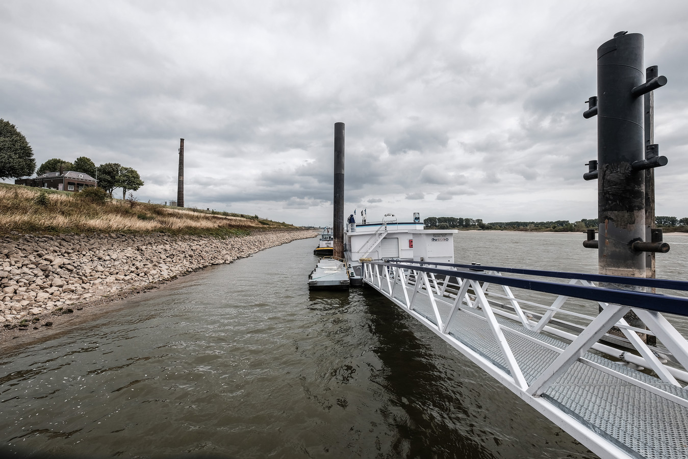 Laagterecord Rijn bij Lobith: 6,81 meter | Foto | gelderlander.nl