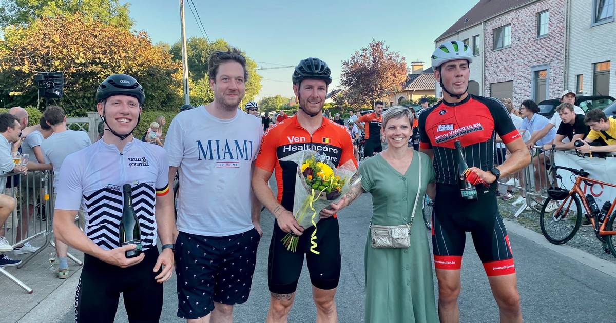 Dario Van Hirtum wint wielerwedstrijd op Temse-Velle | Temse | hln.be