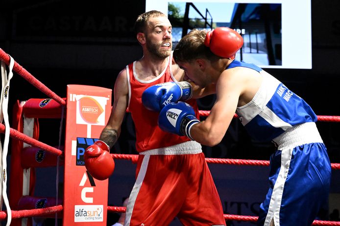 Ex-Cerclespeler Laurenz Simoens wint eerste boksmatch: “Honderd keer ...