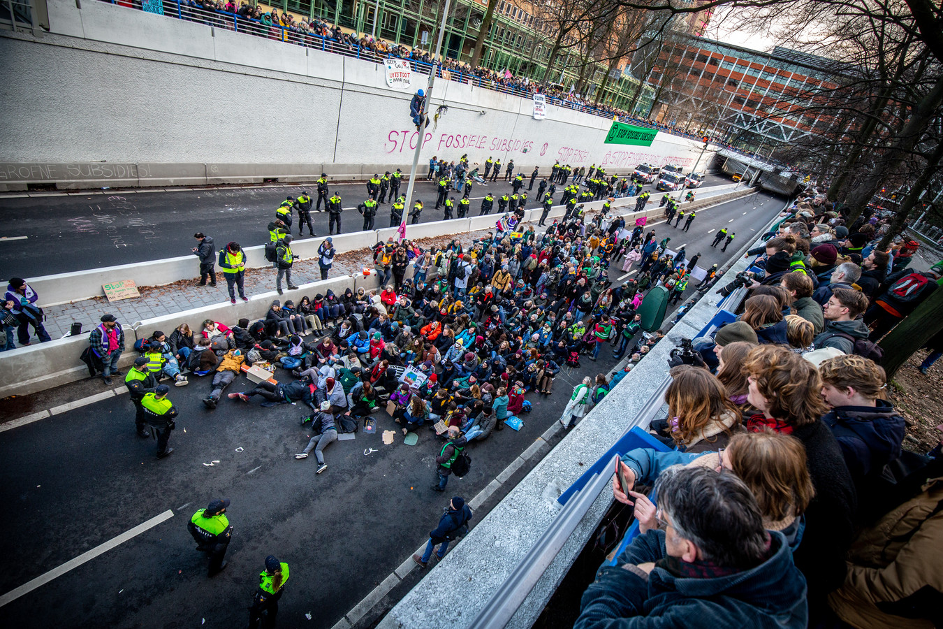 Beelden van pro-Russische nepbetogers bij A12-blokkade zorgen voor ...