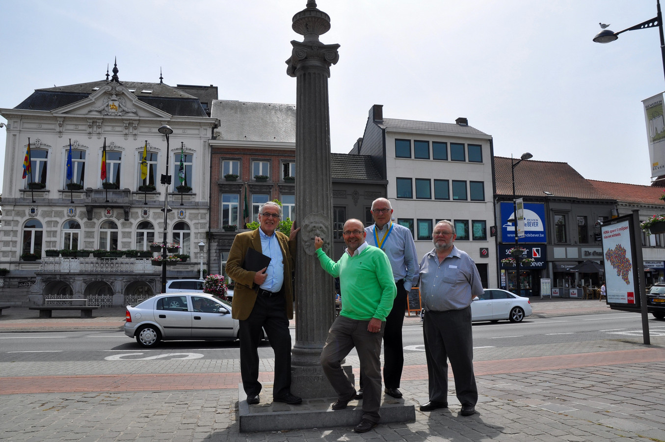 LEVENSVERHAAL. Legendarische cafébaas Jacques Bosman (77) overleden ...