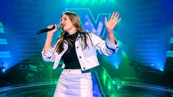 Tessa (23) legt lat en noten hoog tijdens laatste Knockout van The ...