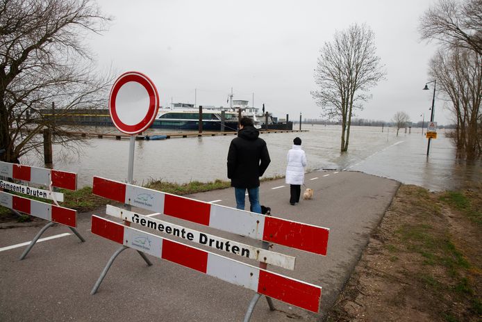 Een gigantische ‘bak’ met water in de regio: afzettingen bewaken, foto ...