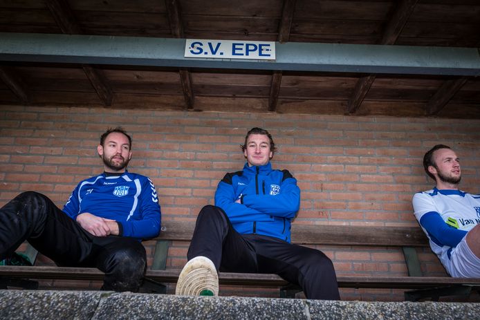 Stoppen bij SV Epe? Ook na de vierde zware knieblessure twijfelt Koen ...