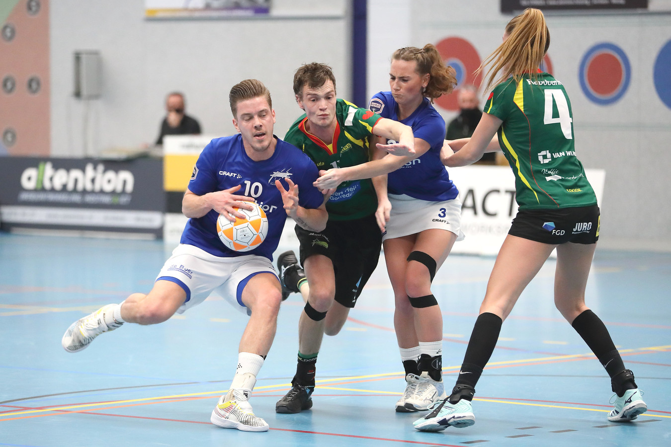 Venijnig Oost-Arnhem breekt na blessure Van den Bos: ‘Wilde net rust ...