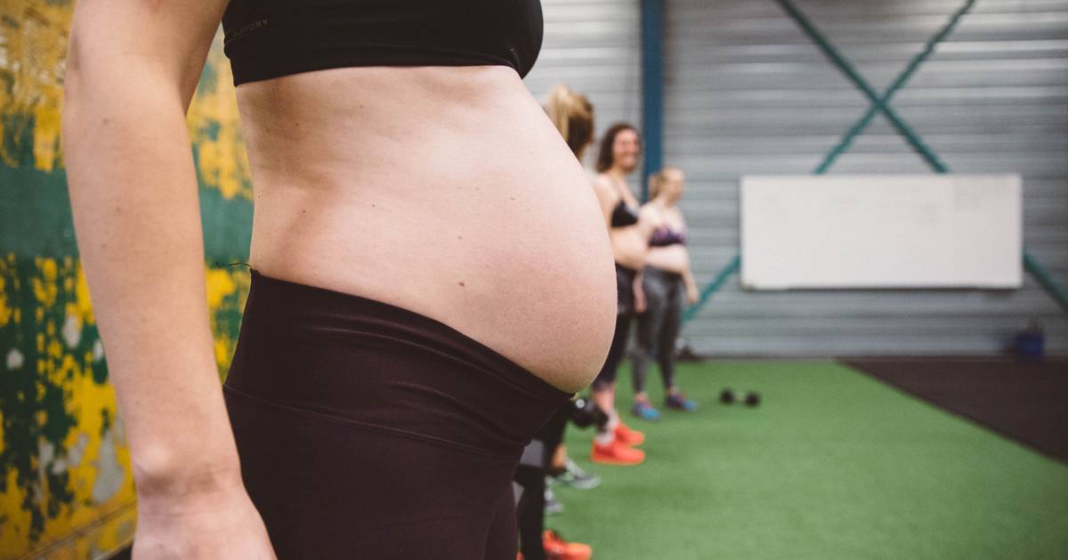 Danique (33) geeft krachttraining aan zwangere vrouwen: ‘Met 39 weken ...
