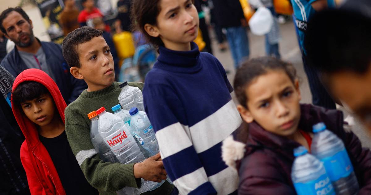 "We hebben geen keuze": inwoners Gaza worden ziek omdat schoon water ...