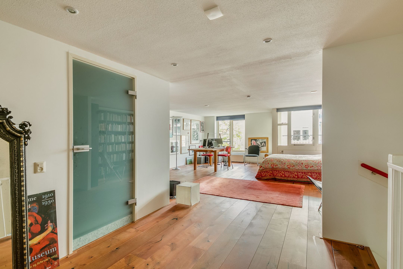 Een bijzonder gebouw op een ideale plek: de woning van Marjo staat te ...