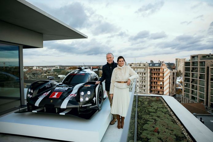 Er staat een Porsche op het terras: Luc (55) koopt droomwagen als ...