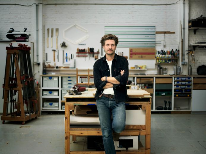 Carl is zelfstandig schrijnwerker: “Laat je voor je pensioen bijstaan ...