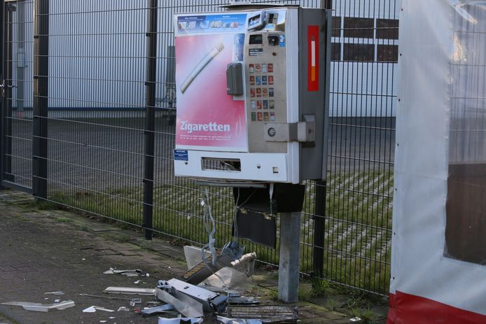 Sigarettenautomaat opgeblazen in Epe | Enschede | tubantia.nl