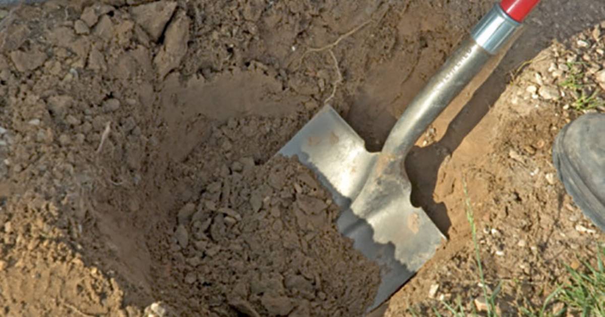 Vrouw levend begraven na fout gelopen first date | Bizar | AD.nl