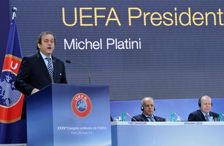 Platini geeft manipuleren loting WK ’98 toe: "We hebben een trucje ...