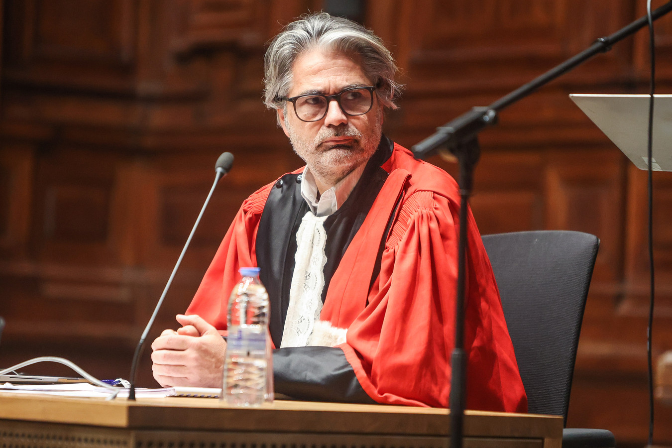 ASSISEN. Villamoord. 29 jaar en onmiddellijke aanhouding voor Beckmann ...