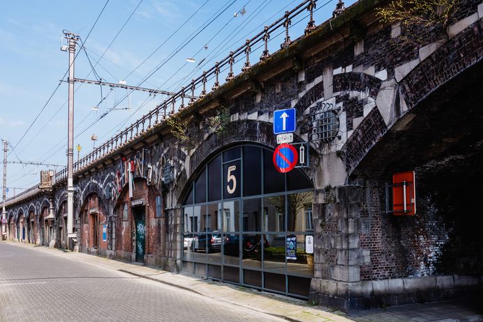 Vernieuwd oostelijk ringspoor in Antwerpen klaar voor gebruik ...