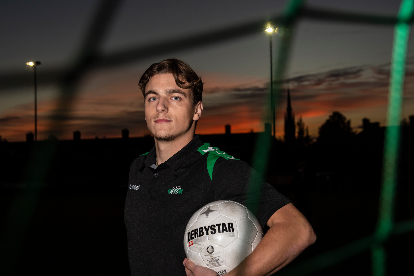 Voetbalbroers Van Galen zorgen voor gefronste wenkbrauwen bij Rood-Wit ...