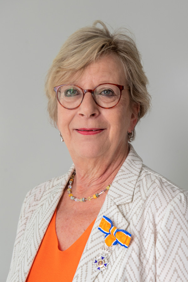 Zeven mannen en drie vrouwen onderscheiden in Deurne | Foto | AD.nl