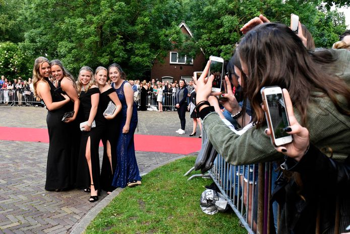 Leerlingen Kalsbeek College onthaald als sterren op examengala ...