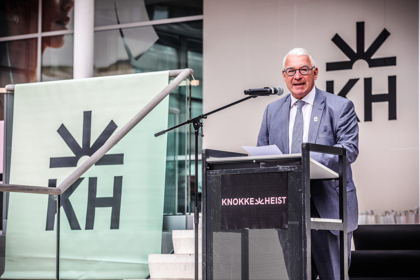 Maak kennis met het ‘nieuwe’ Knokke-Heist: “Een sterk merk verdient een ... Maak kennis met het ‘nieuwe’ Knokke-Heist: “Een sterk merk verdient een ...