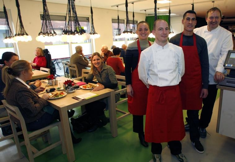 Cruydenhuisch: eetkamer van wijk | Foto | AD.nl