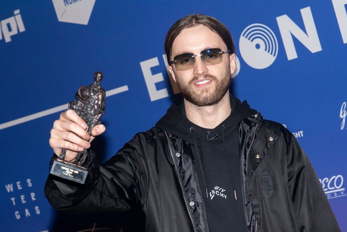 Miljoenen streams én vijfde album voor Rotterdamse rapper Kevin: ‘Hier ...