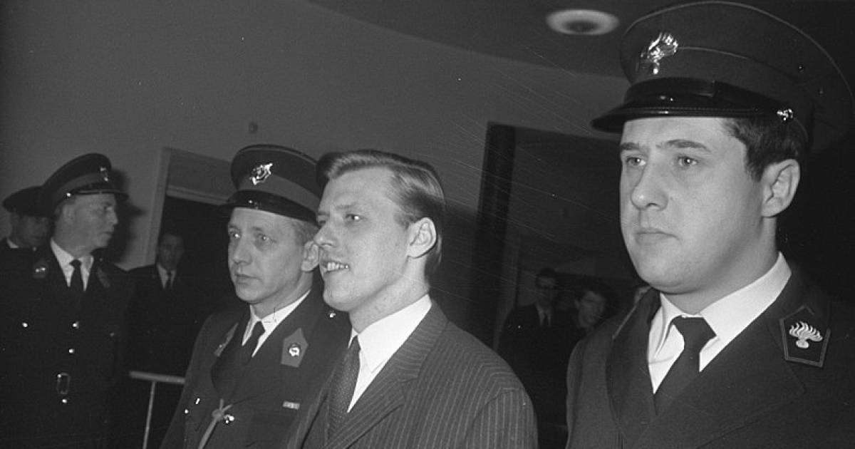 Hoe journalist Loes ‘verliefd’ werd op een seriemoordenaar: ‘Ik wilde ...