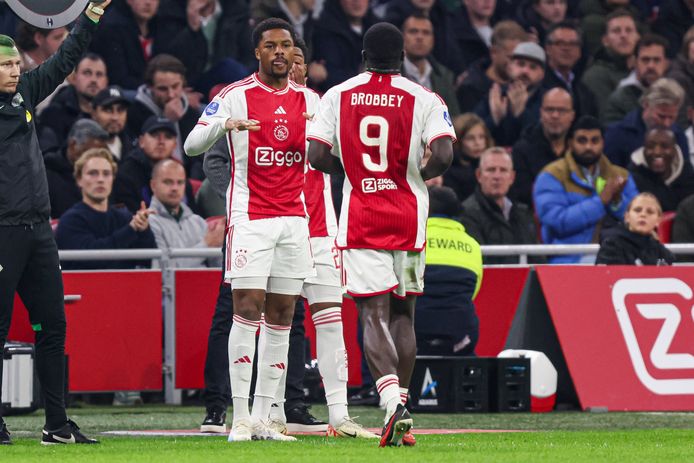 Eindelijk een zege: Ajax klopt Volendam in kelderkraker en is weg van laatste plaats ...