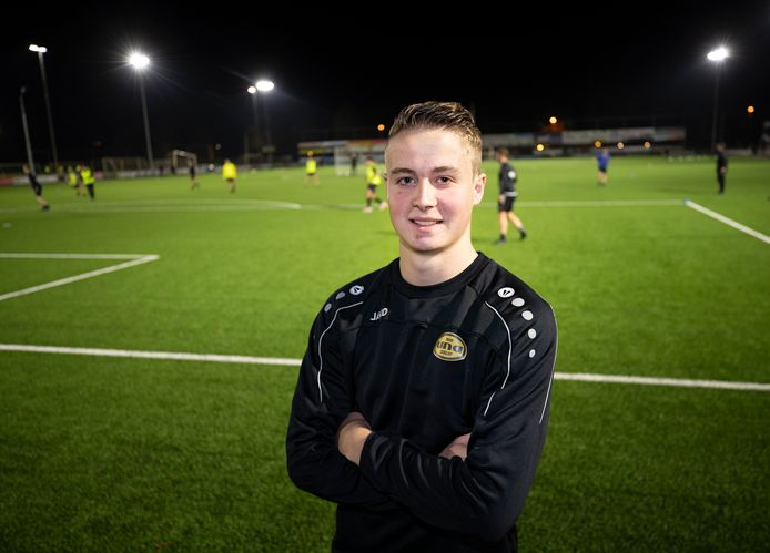 Joey Verhoeven (19) breekt door bij UNA: ‘Toen ik debuteerde was ik ...
