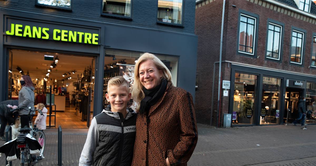 Zevenaarders vrezen nieuwe coronamaatregelen en gaan nog snel de stad ...