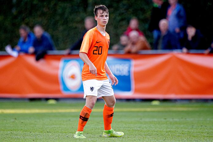 Dirk Proper beleeft valste WK-start Oranje vanaf de bank | NEC ...