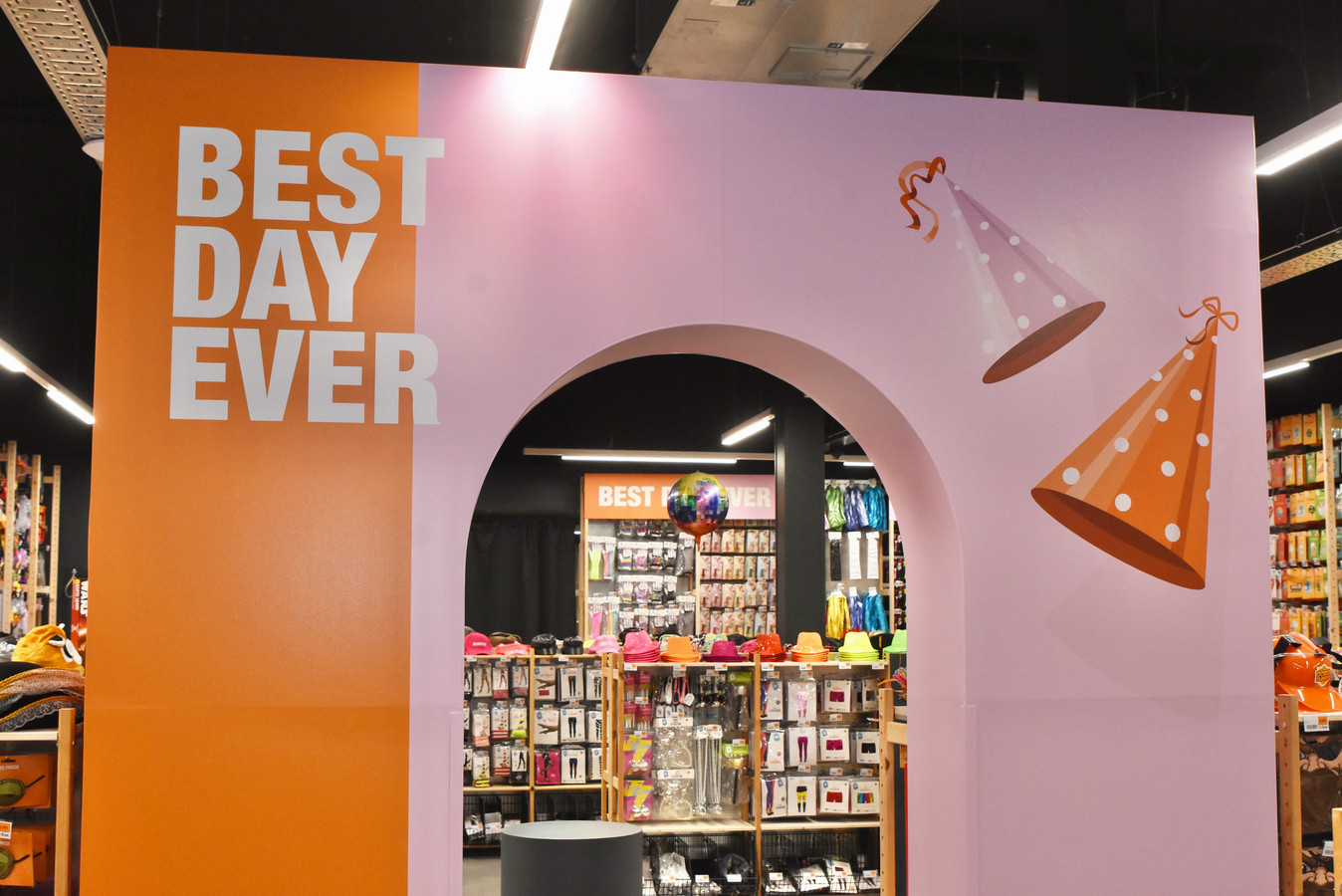 Nederlandse winkel in feestartikelen SoLow opent de deuren langs ...