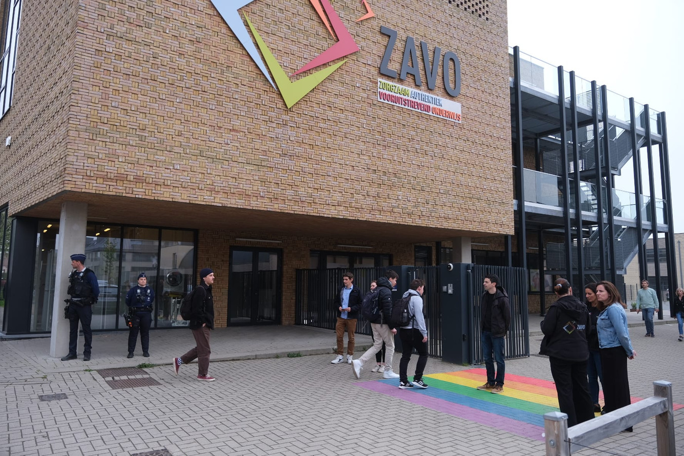 Spanning voelbaar op eerste schooldag na dodelijk drama aan station ...