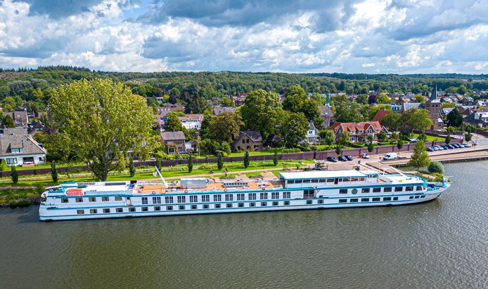 Schip voor Oekraïners in Mook tijdelijk naar Heijen, opvang wordt ... Schip voor Oekraïners in Mook tijdelijk naar Heijen, opvang wordt ...