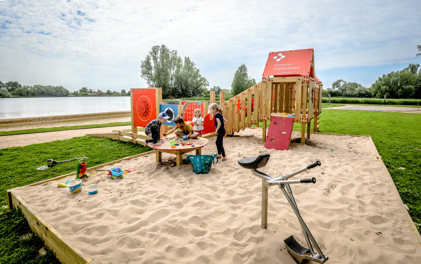 ‘Inclusieve’ speeltuin is nieuwe blikvanger van Domein Polderwind: “Dit ...