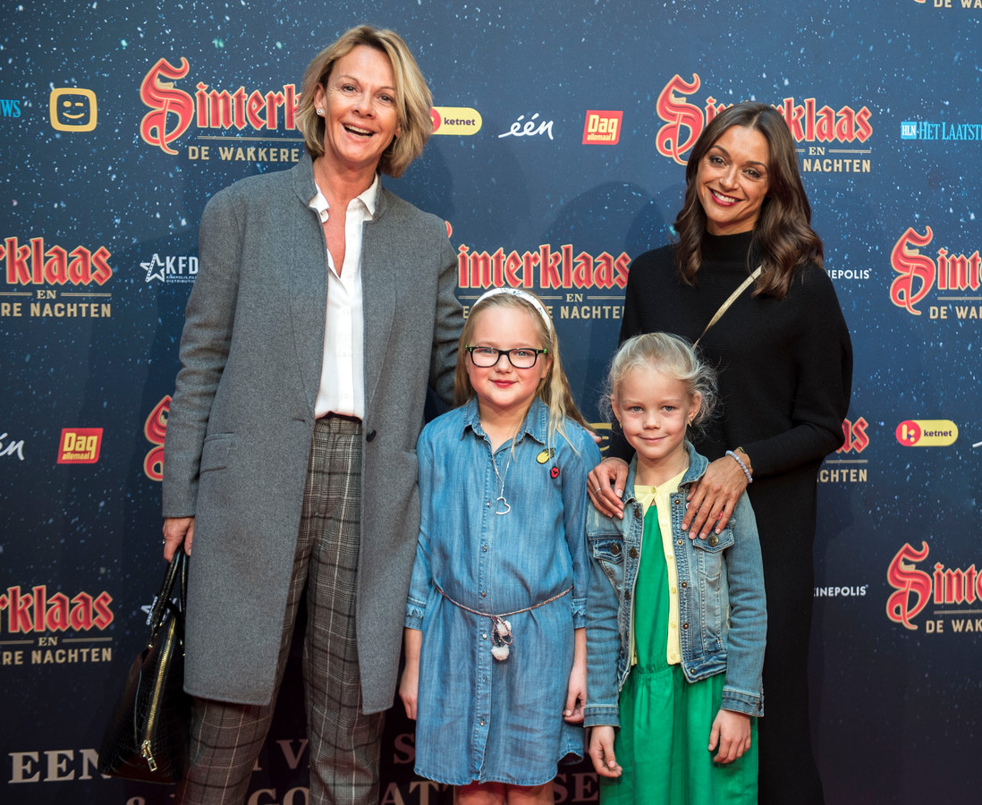 'Thuis’-acteur Raf Jansen stelt vriendin voor op première ‘Sinterklaas ...