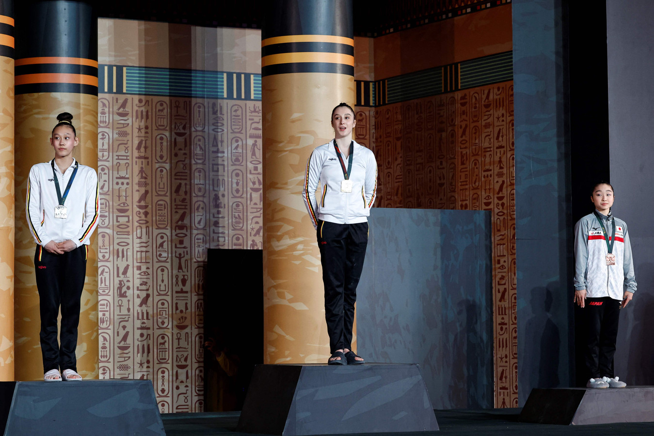 “Al mooie stap richting Spelen”: Derwael pakt goud op balk in Caïro ...