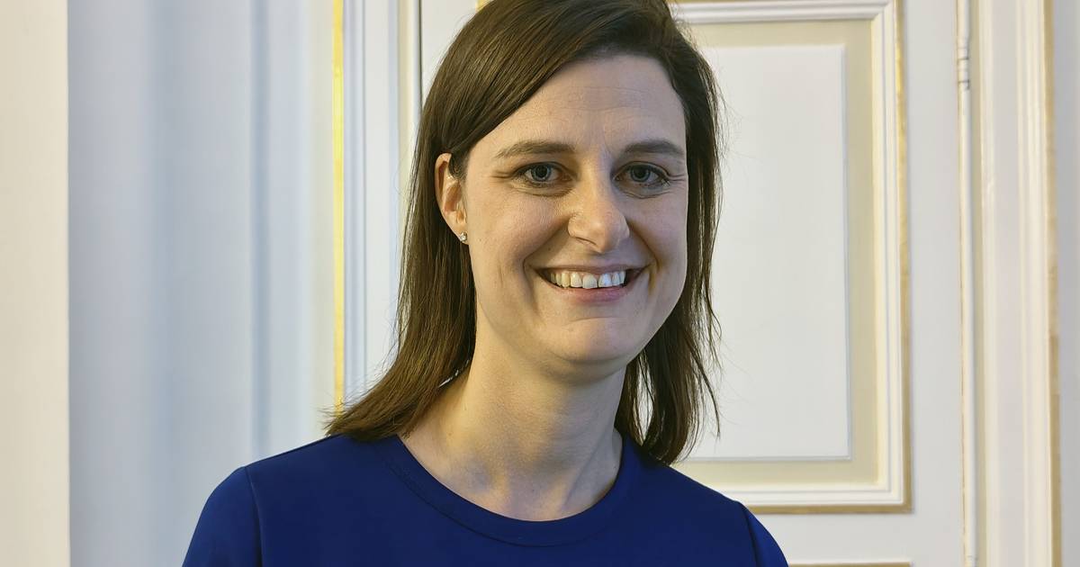 Véronique Buyck legt eed af als nieuwe burgemeester van Ardooie ...