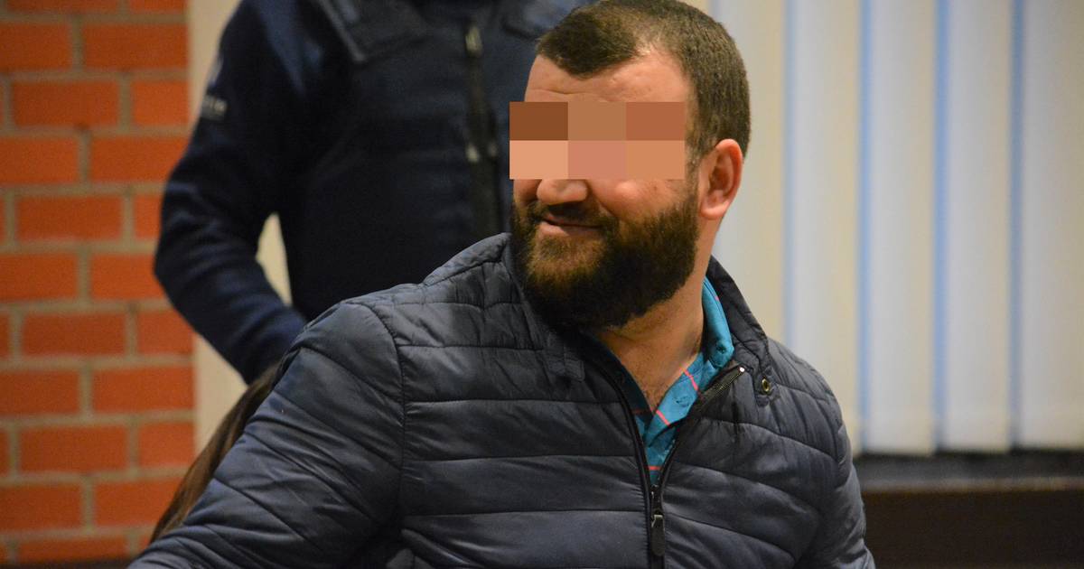 Luitenant van mensensmokkelaar "De Baard" krijgt in beroep 12 jaar cel ...