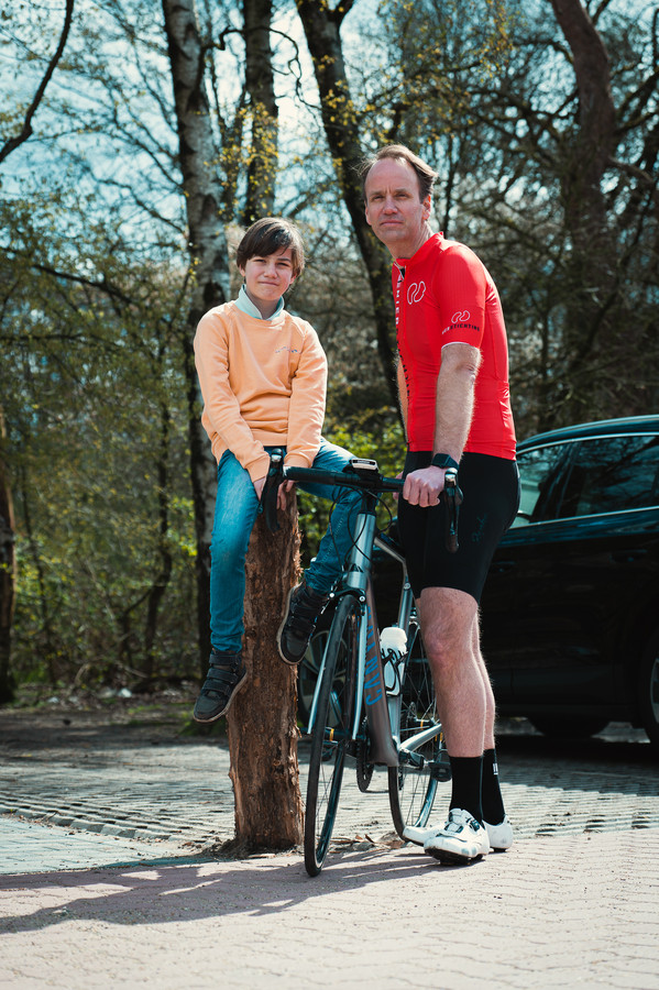 Dries gaf nier aan zijn 10-jarige zoon en fietst nu 500 kilometer in 24 ...