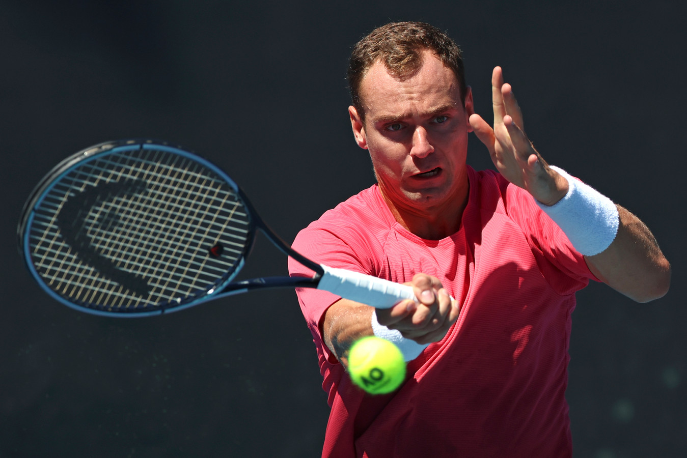 Indrukwekkende comeback: Tallon Griekspoor ontsnapt in eerste ronde ...