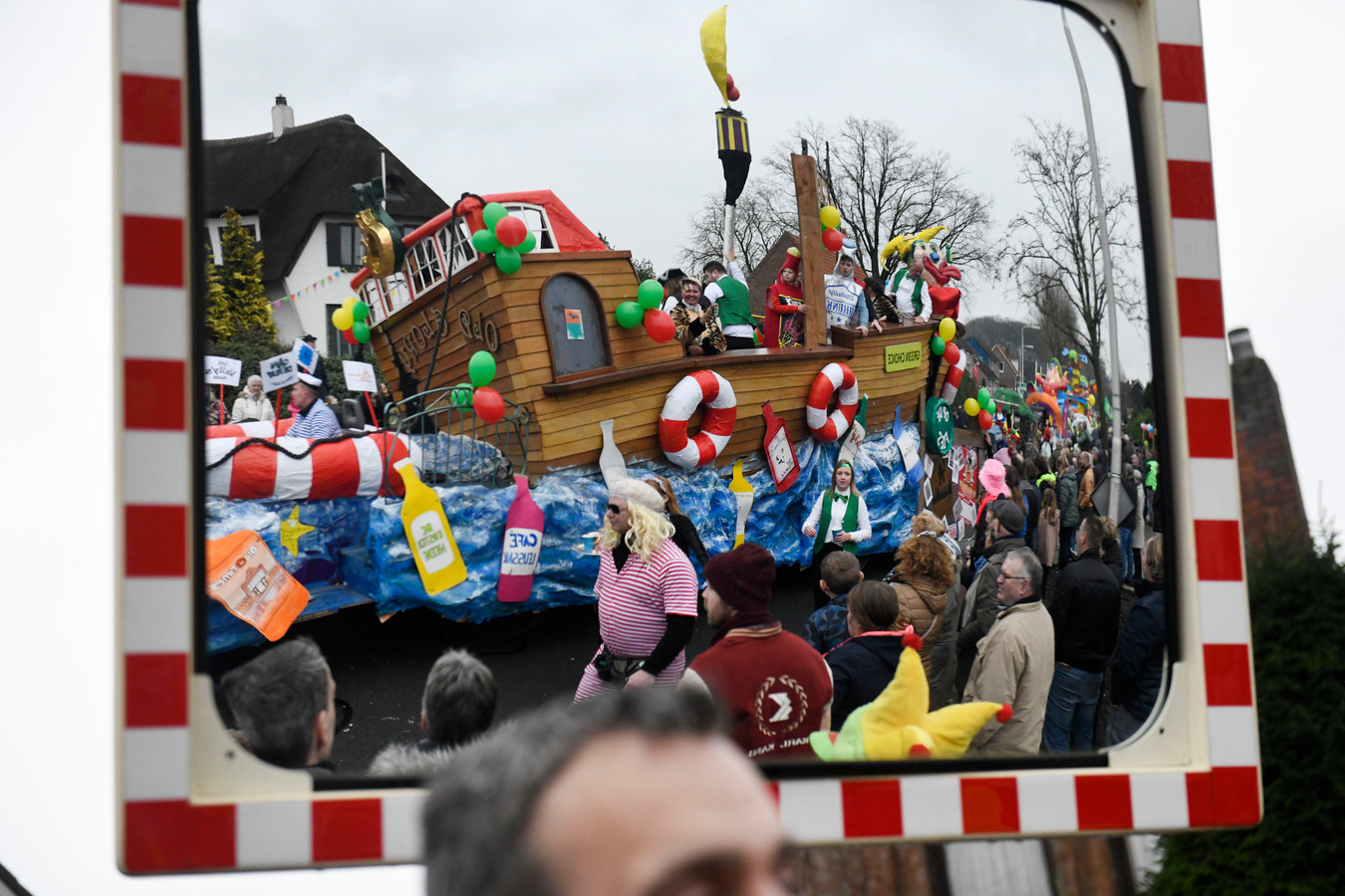 Ruim 25.000 toeschouwers vieren de comeback van Needse optocht: ‘Echt ...