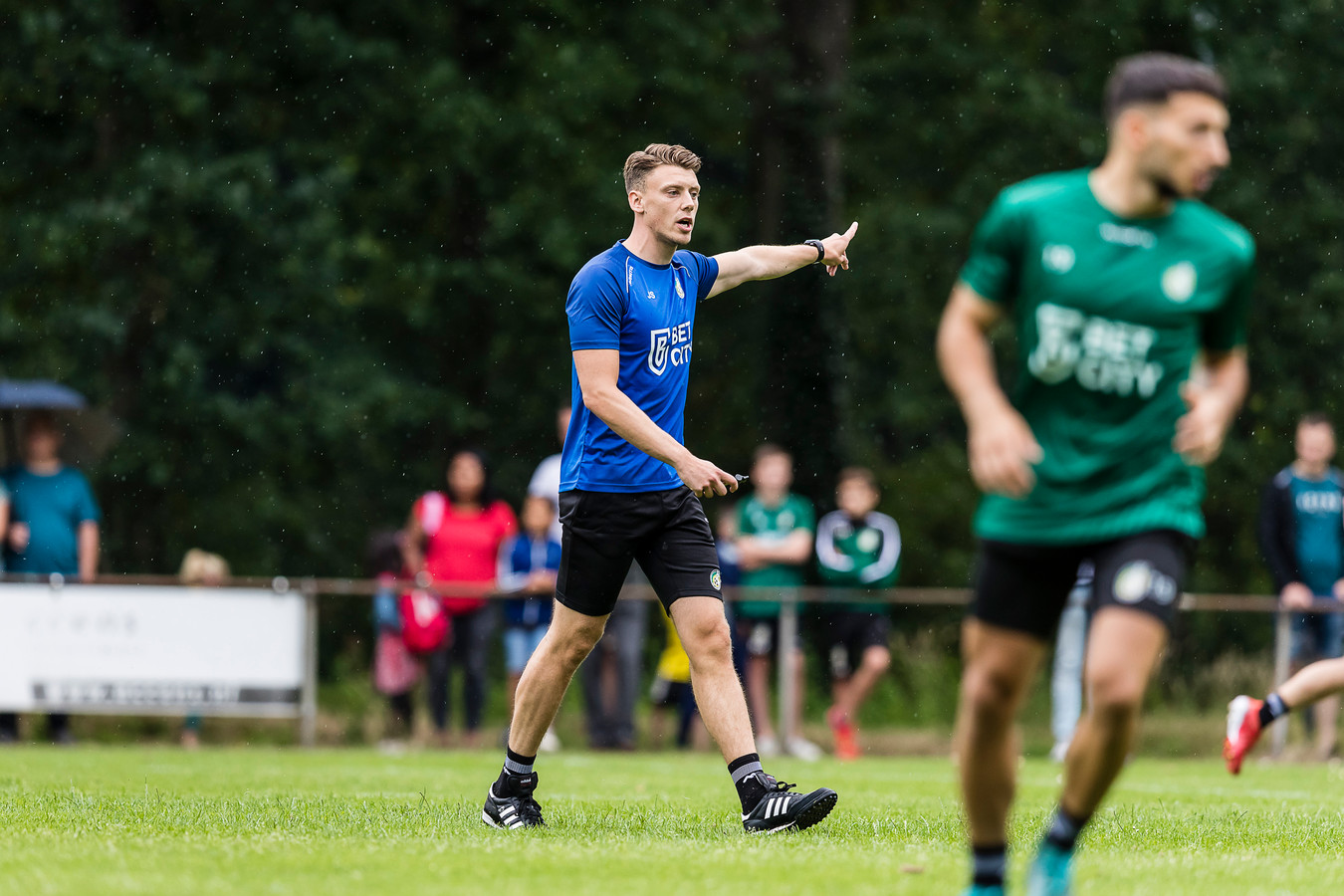 Plots was Cuijkenaar Schepens op zijn 29ste interim-trainer van Fortuna ...