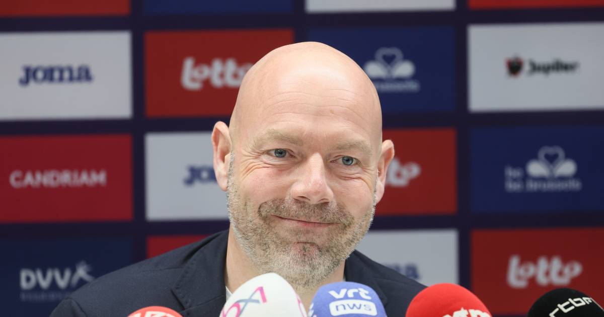 Brian Riemer op eerste persconferentie als Anderlecht-coach: “Sta aan ...