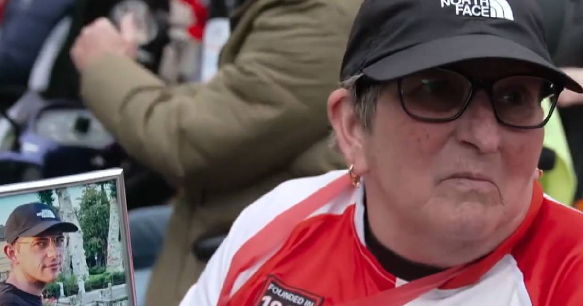 Al duizenden euro’s voor Feyenoord-fan Hannie, die foto van overleden ...