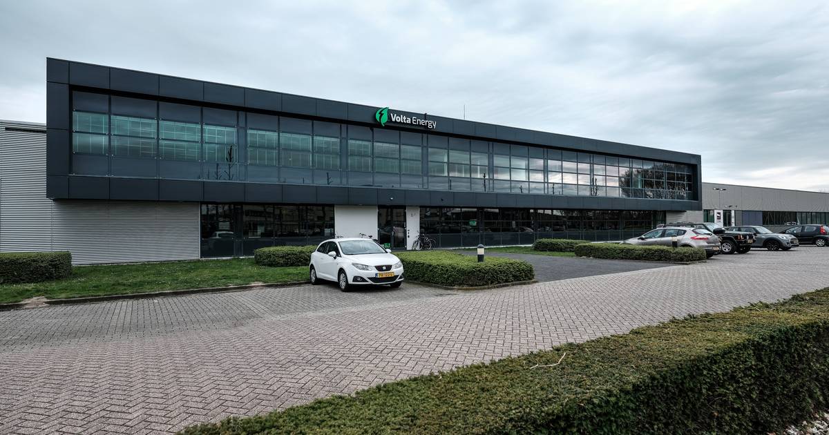 Weg met stank en lawaai! Volta Energy bouwt aggregaten met zonnepanelen ...