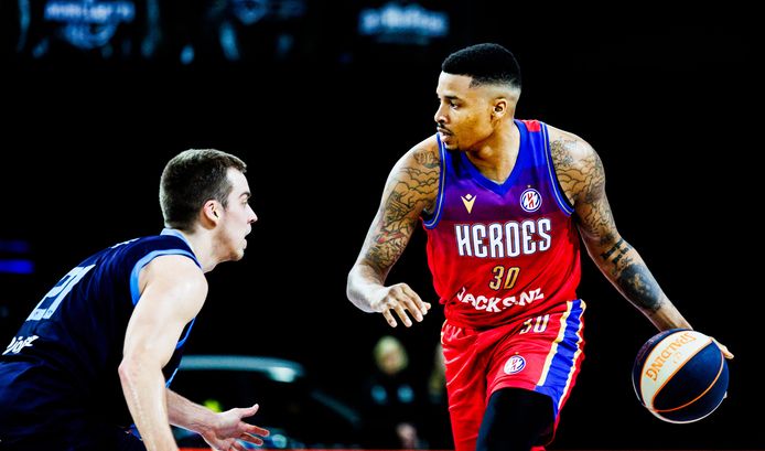 Sherron Dorsey-Walker is hersteld van enkelblessure en wint met Heroes ...