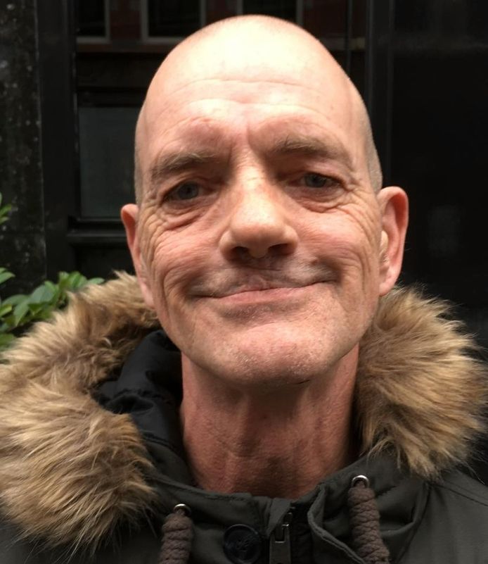 Uitvaart van geliefde zwerver Manfred: ‘Hij bedelde om elke euro, maar ...